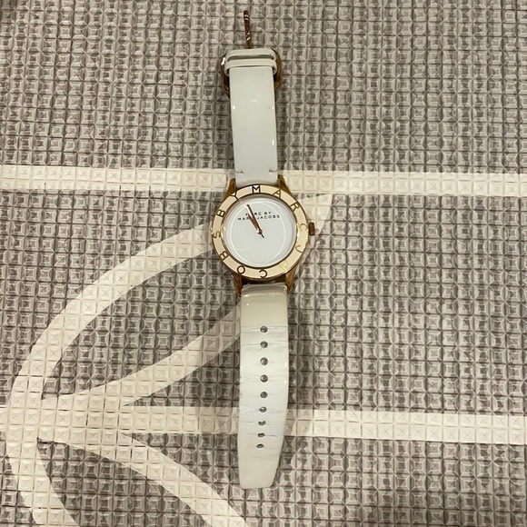 Marc By Marc Jacobs | Accessories | Marc By Marc Jacobs White And Gold ...
